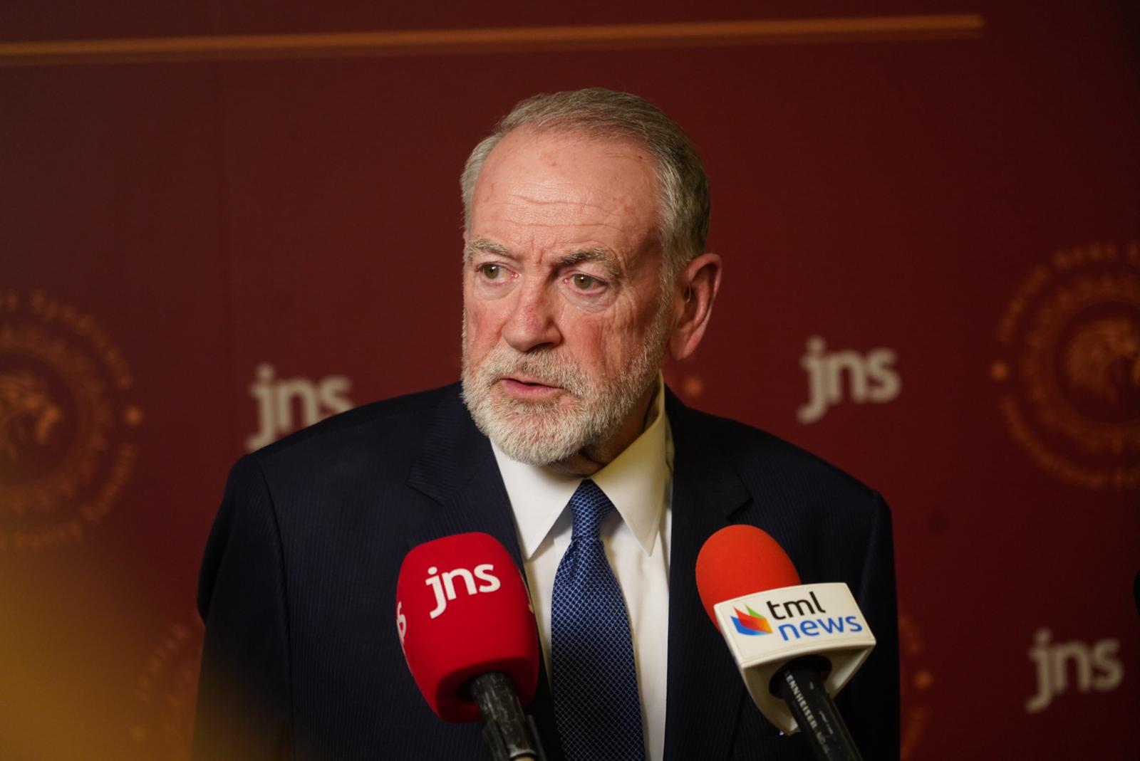 השגרירות והקונסוליה יישארו סגורות > נזק קל לשגרירות ארה"ב בתל אביב מטיל ...
